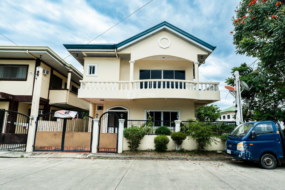 Morning Mist Village House