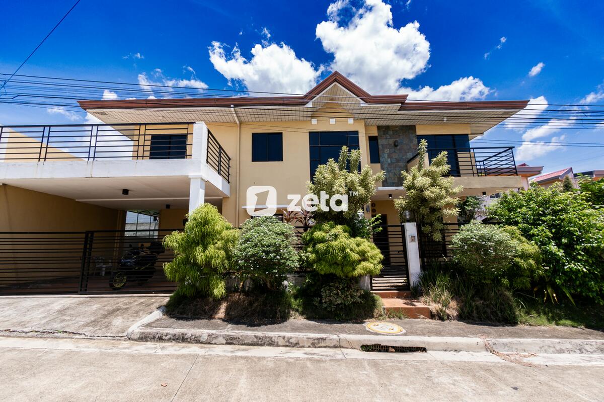 Vista Verde Village House For Sale with Big Area